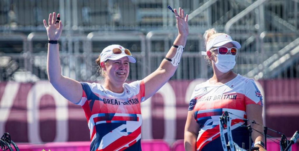 Phoebe Pine wins surprise Paralympic gold in Compound Open Women ...